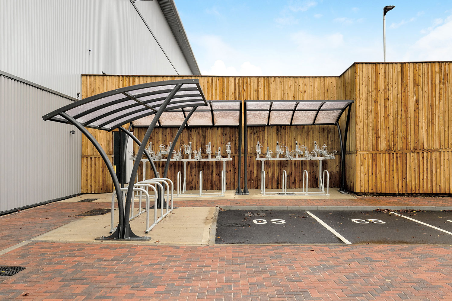 Rockingham 161 – Available for immediate occupation with a full suite ...